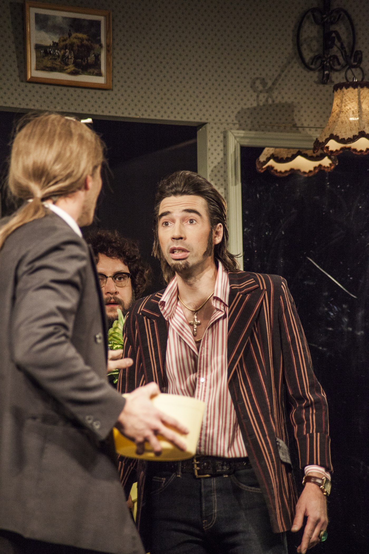 Astuge edasi! | Rakvere Teater